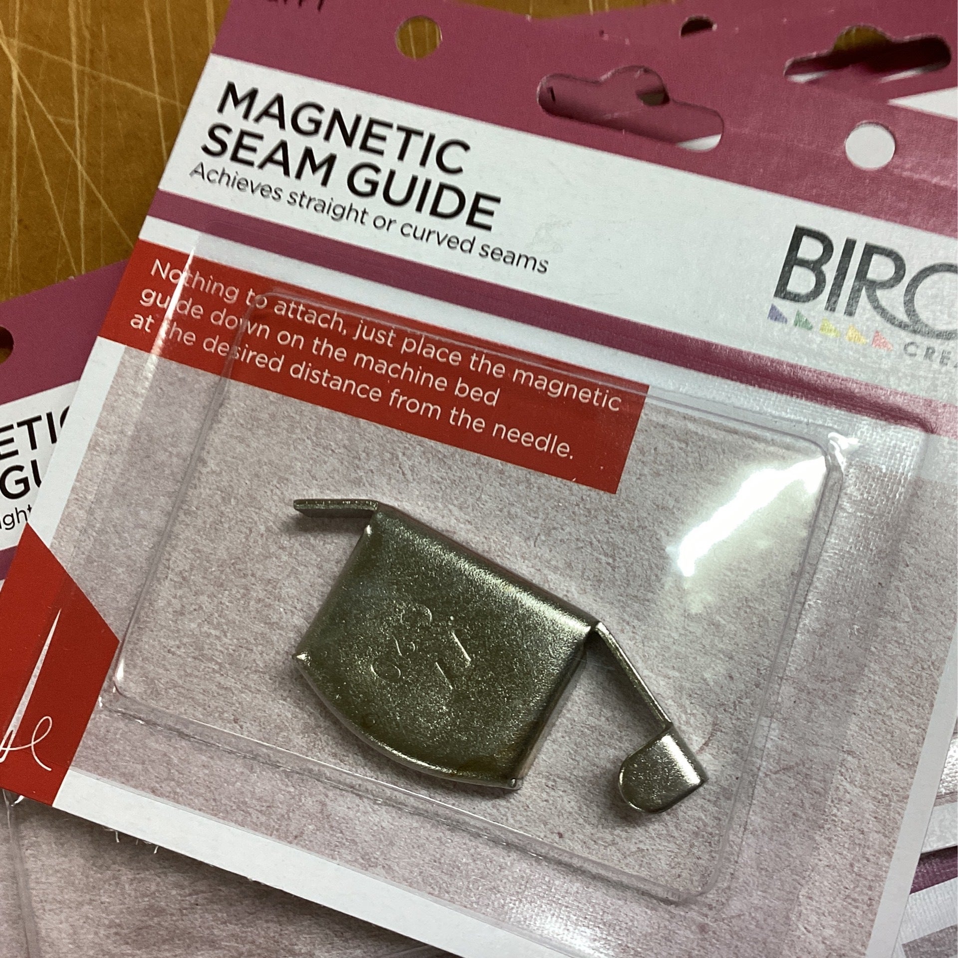 Magnetic seam guide | HOME